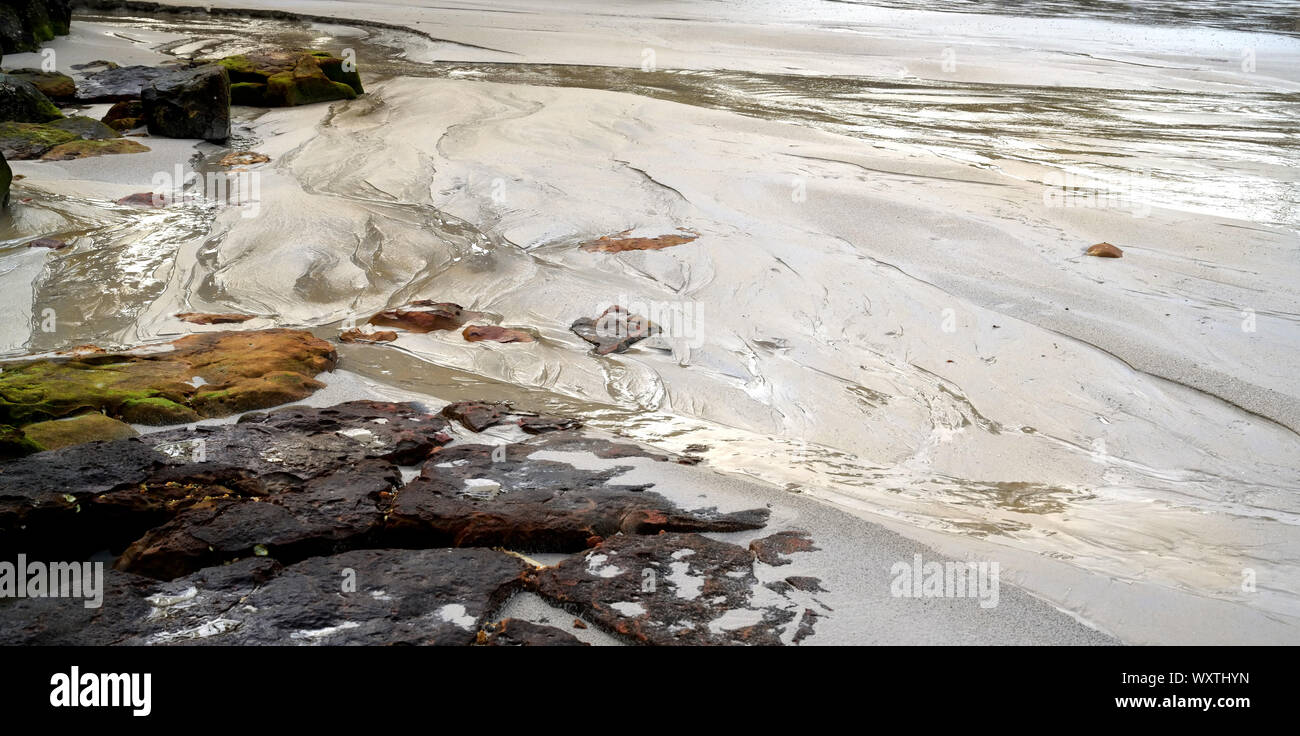 Beautiful tropical beach with rocks hi-res stock photography and images ...