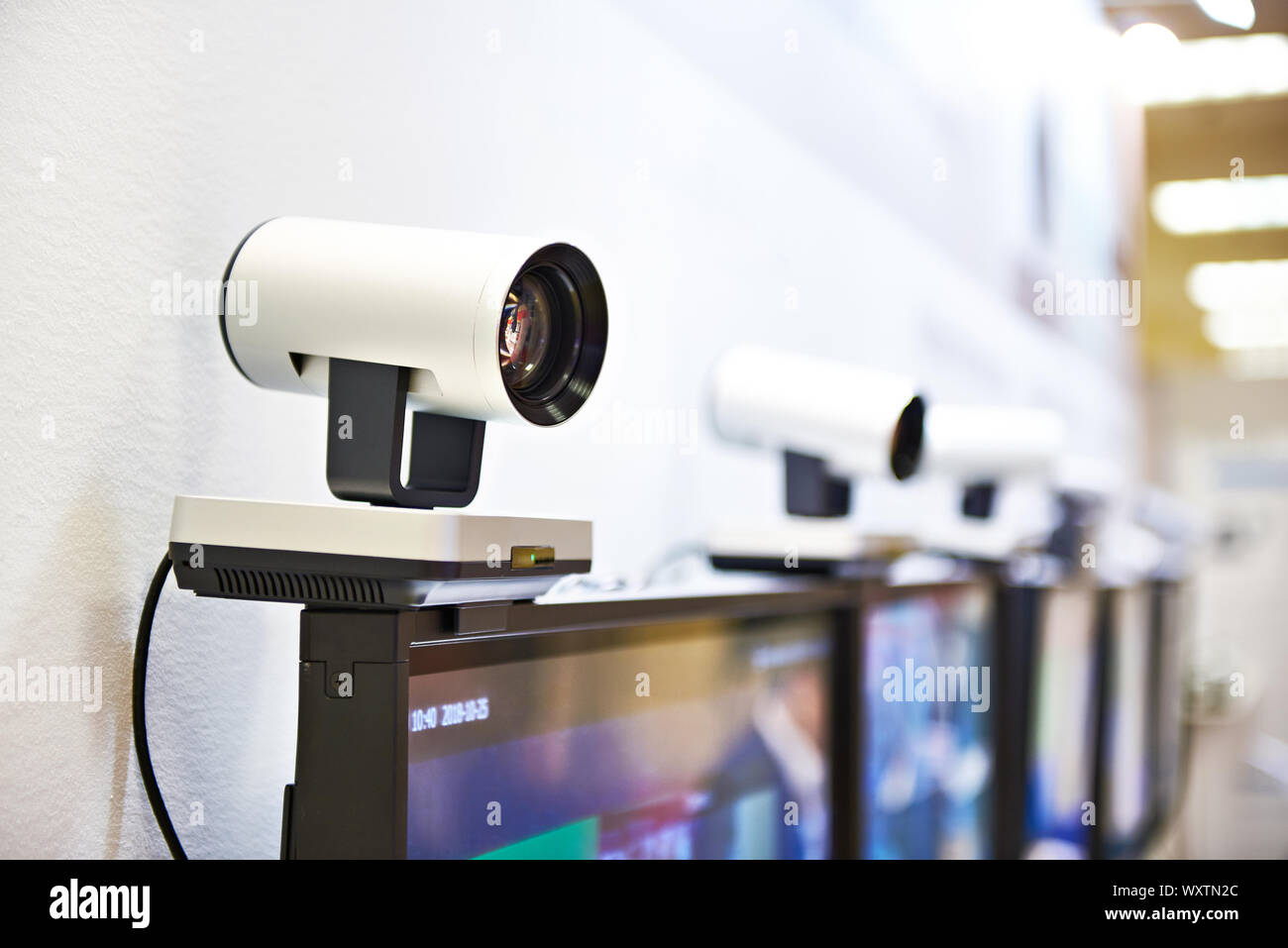 Video conferencing hi-res stock photography and images - Alamy