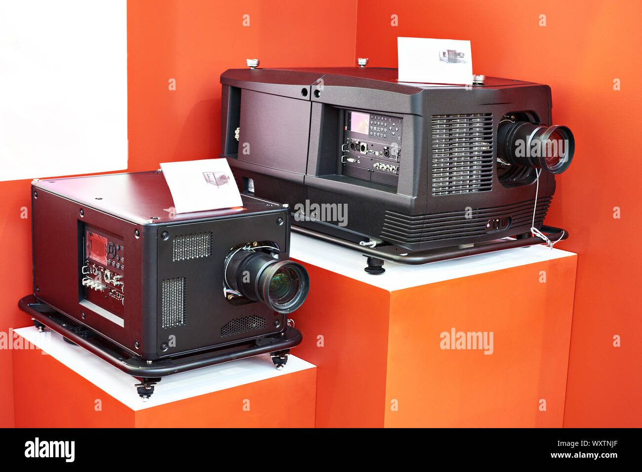 Projection technology hi-res stock photography and images - Alamy