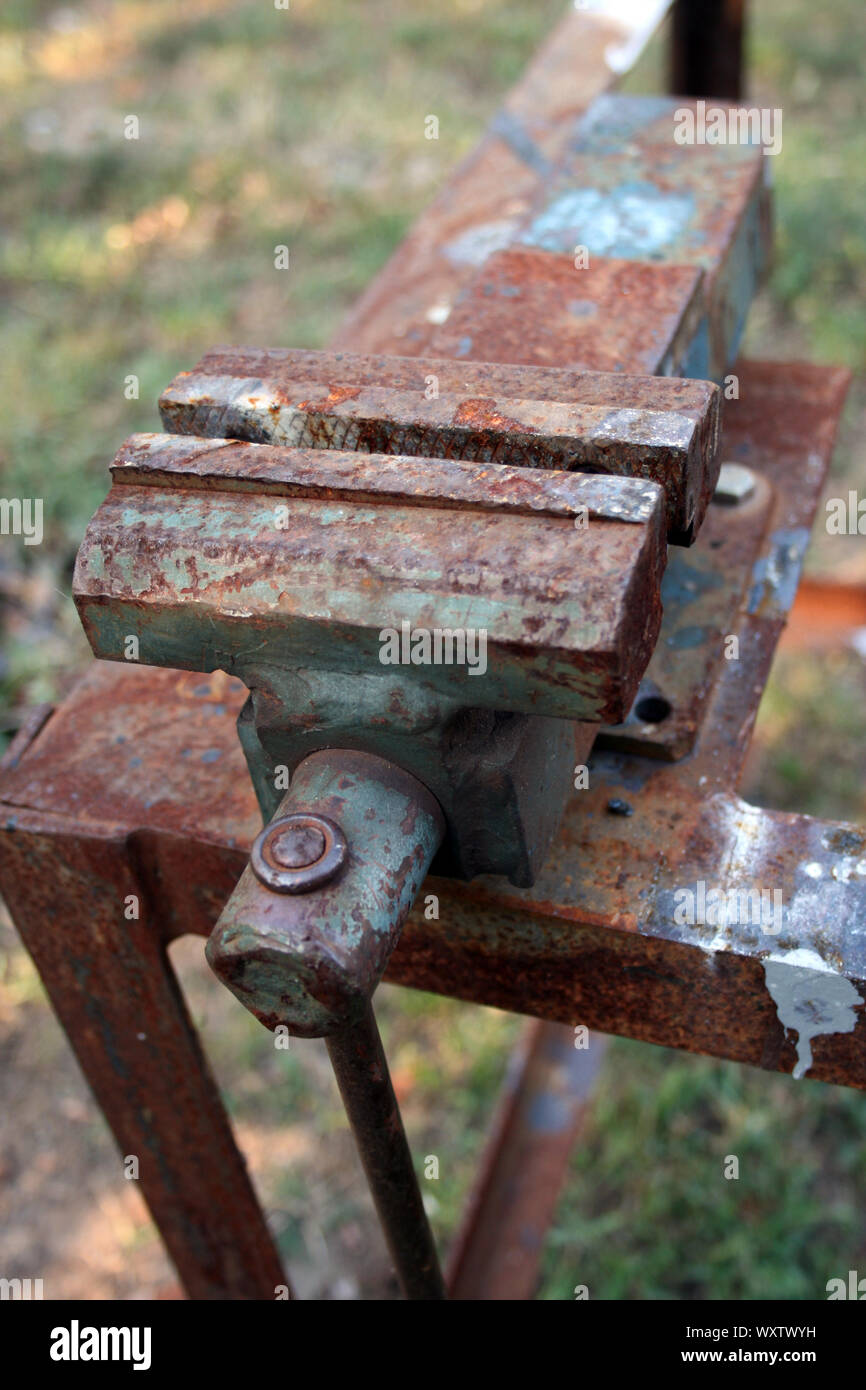 Steel clamp hi-res stock photography and images - Alamy