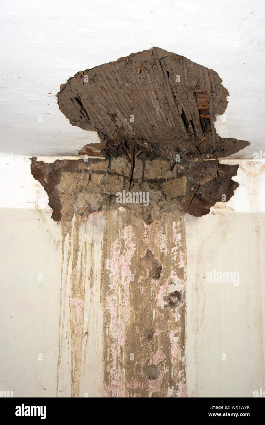 Collapsed ceiling hi-res stock photography and images - Alamy