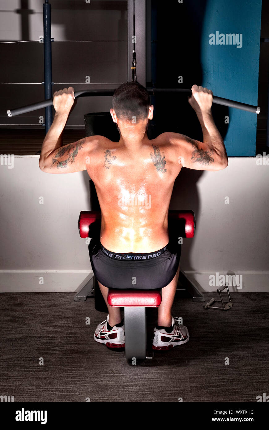 Mens fitness hi-res stock photography and images - Alamy