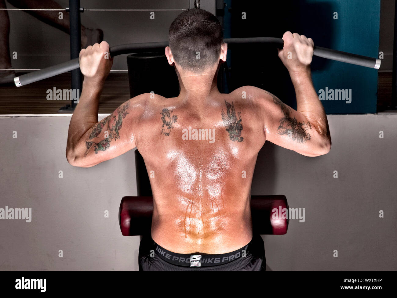 Mens fitness hi-res stock photography and images - Alamy