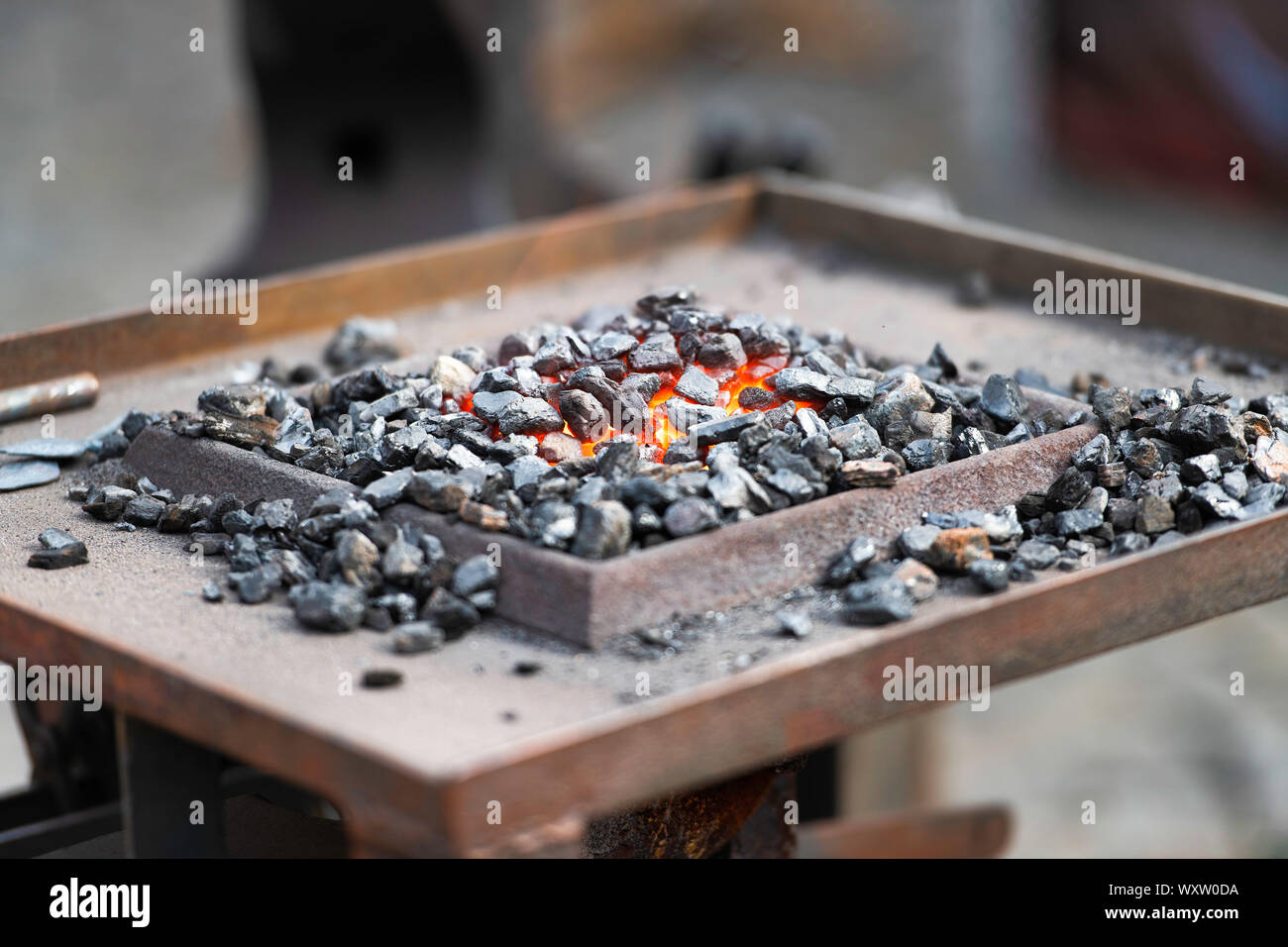 Blacksmiths workshop hi-res stock photography and images - Alamy