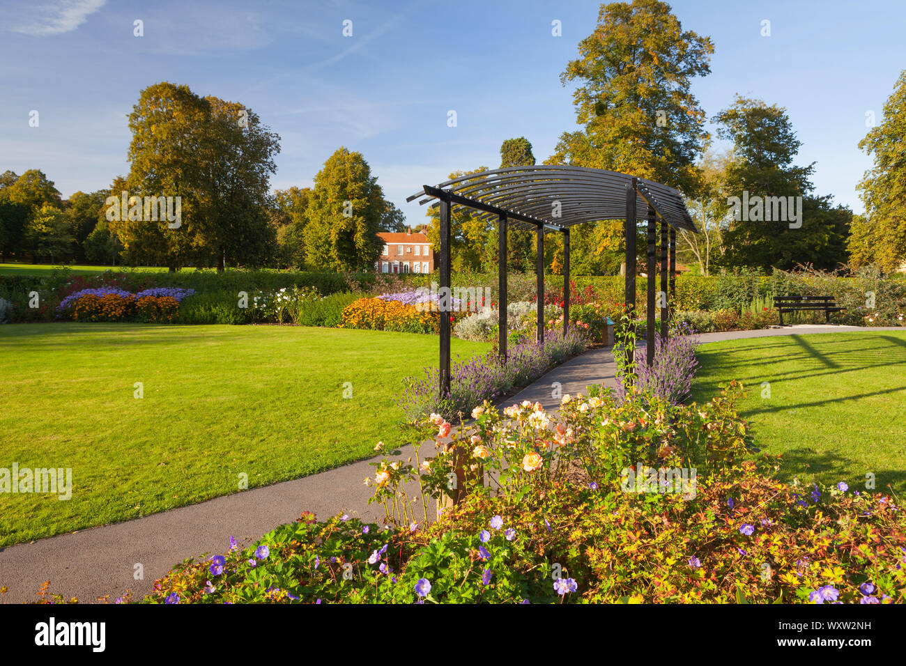 Chad varah memorial garden hi-res stock photography and images - Alamy