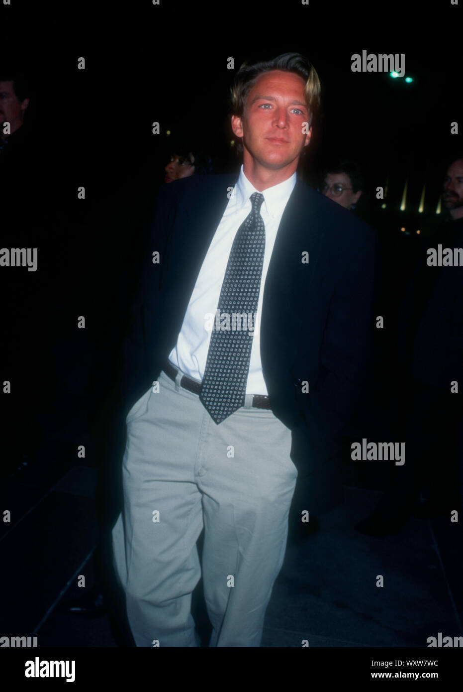 Los Angeles, California, USA 15th December 1994 Actor Andrew McCarthy ...