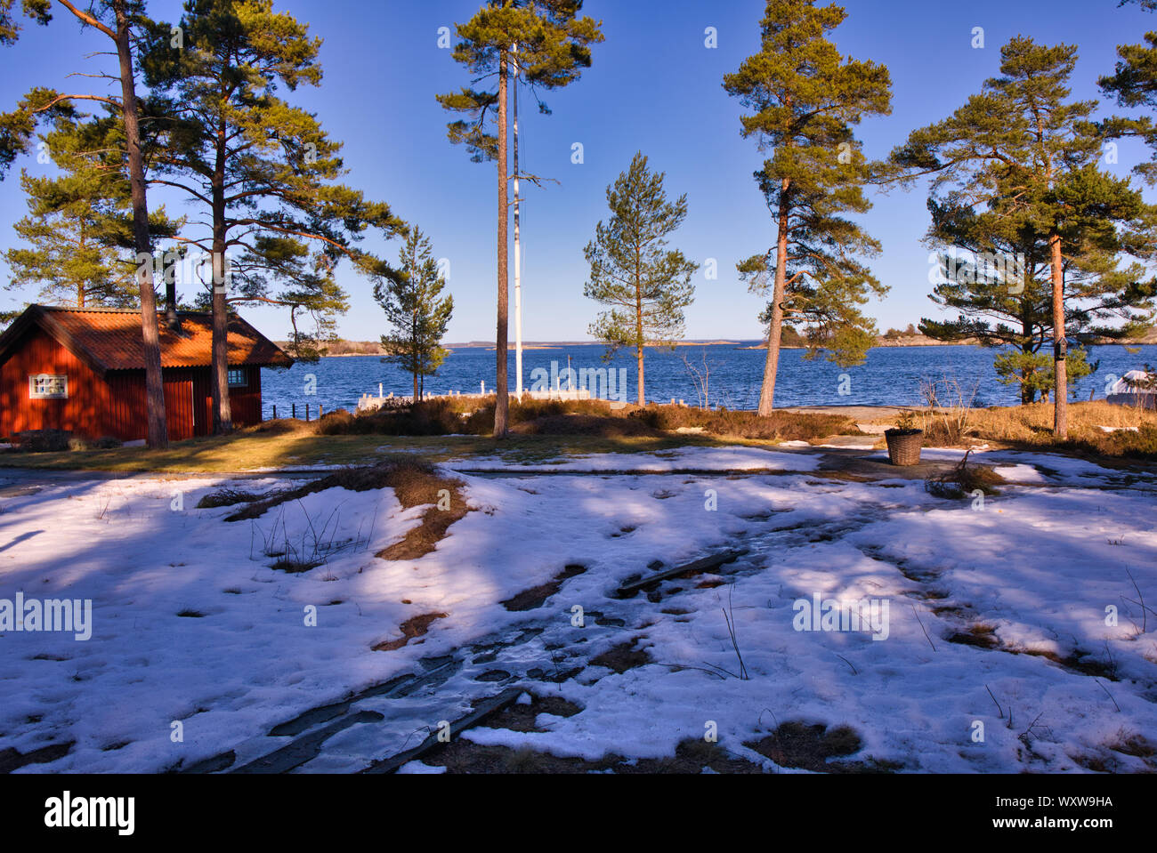 Sweden snow cabin trees hi-res stock photography and images - Alamy