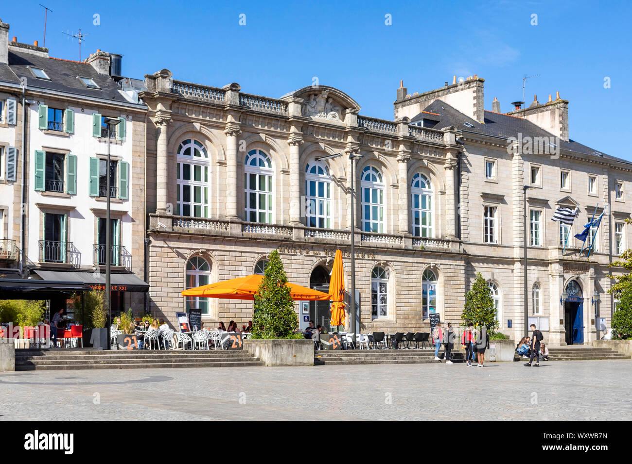 Quimper cafe hi-res stock photography and images - Alamy