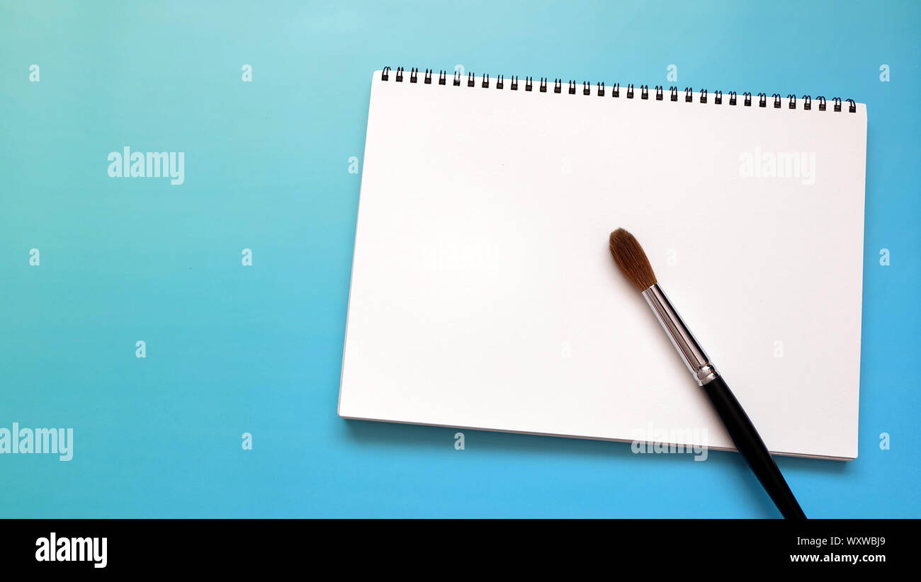 Blank sketchbook page hi-res stock photography and images - Alamy