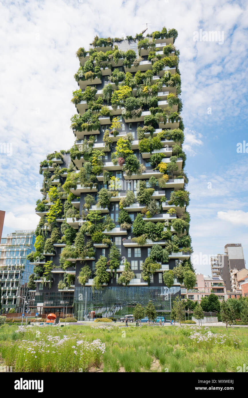 Milan, Italy: the skyscraper named Bosco Verticale (Vertical Forest ...