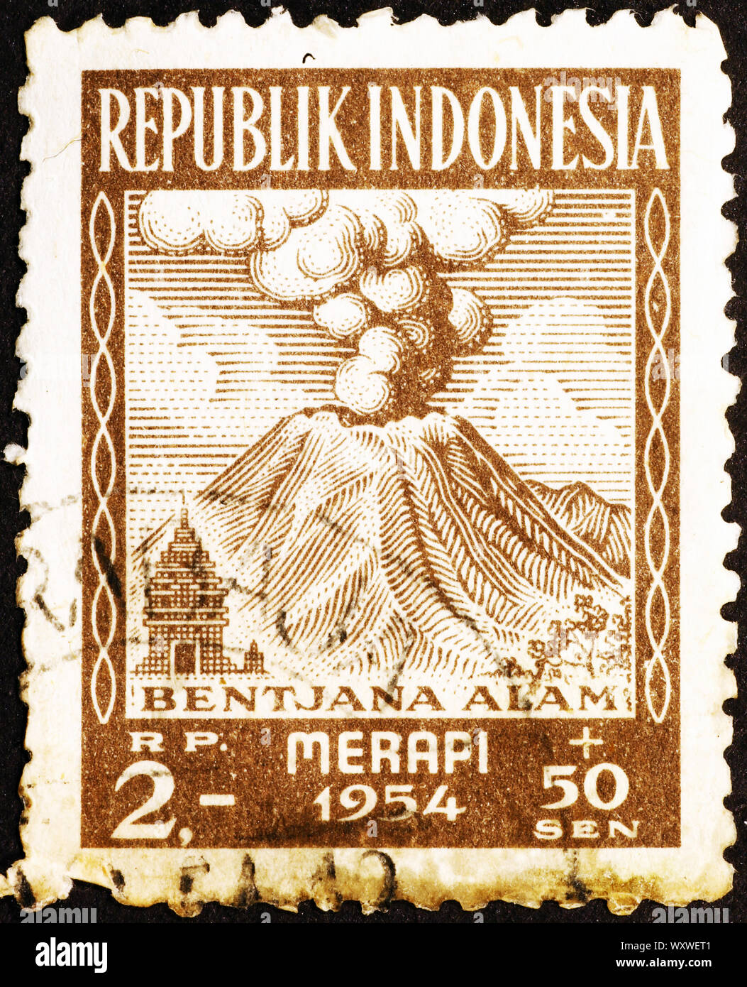 Merapi volcano eruption hi-res stock photography and images - Alamy