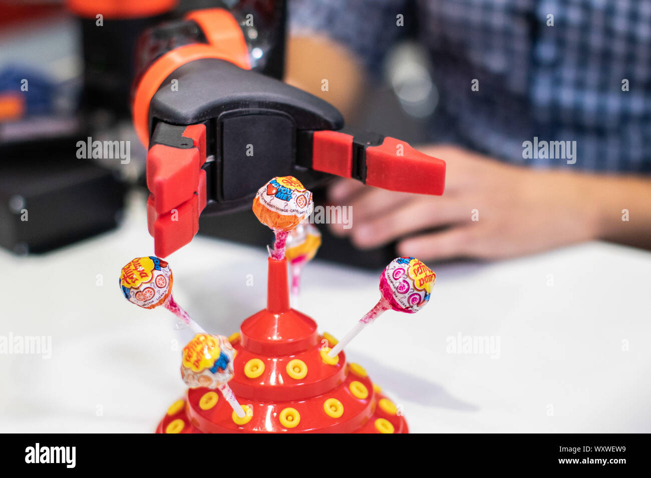 Duesseldorf, Germany. 18th Sep, 2019. Robot arm Bateo reaches for a ...