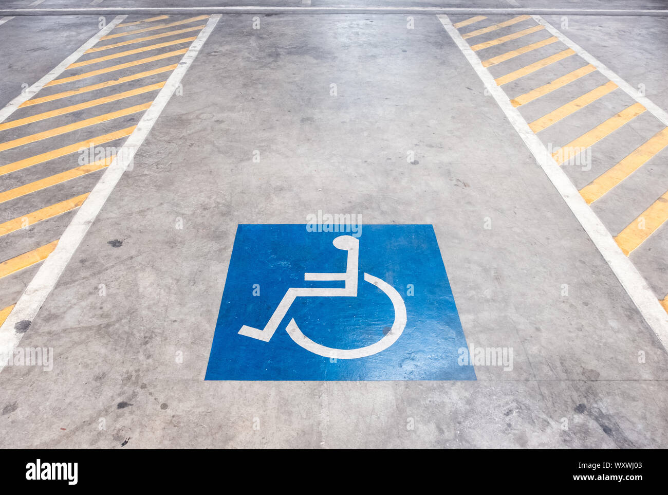 Shopping mall road sign illustration hi-res stock photography and ...