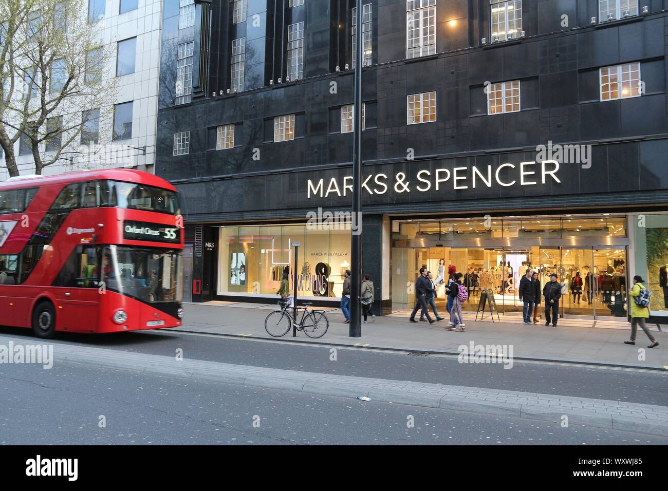 Marks & spencer oxford street hi-res stock photography and images - Alamy