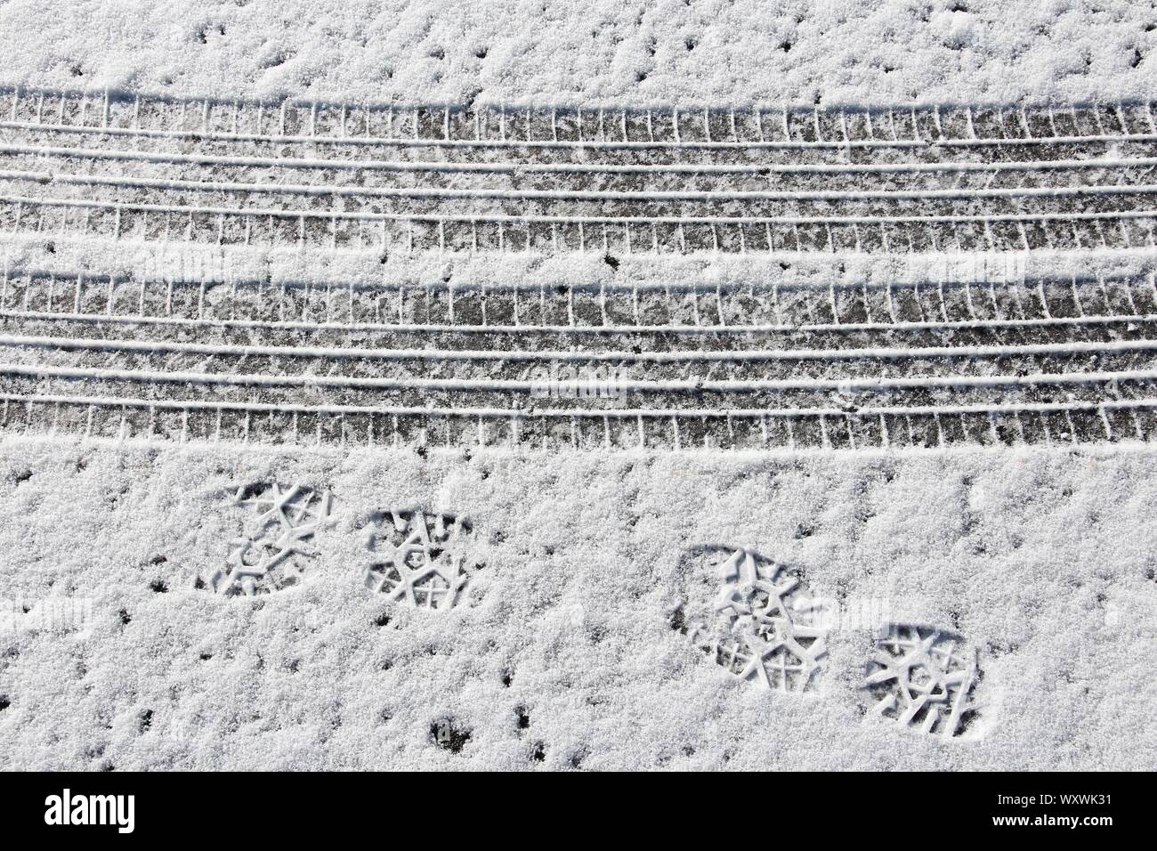 Snowy track backdrop hi-res stock photography and images - Alamy