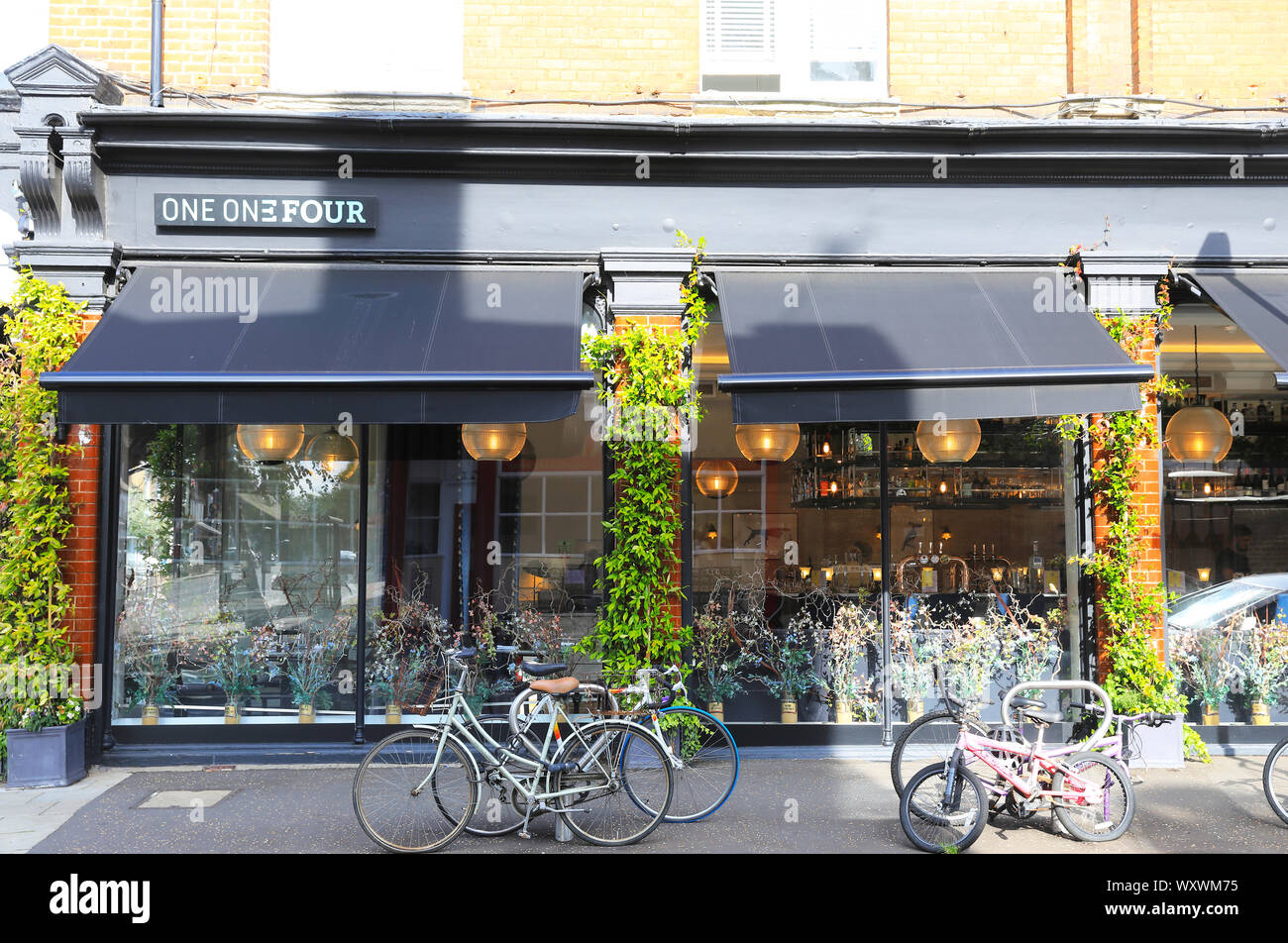 Four restaurants on the high street hi-res stock photography and images ...