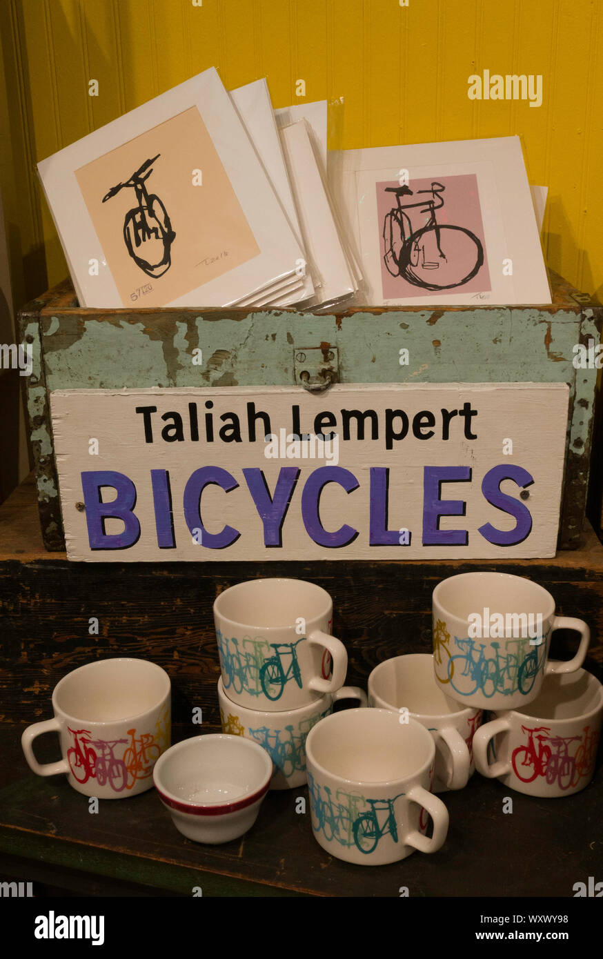 Fishs Eddy Home Goods Store, NYC Stock Photo - Alamy