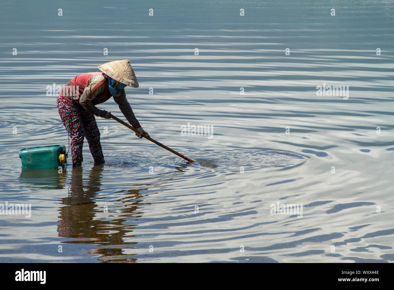 Asian lady fishing hi-res stock photography and images - Alamy