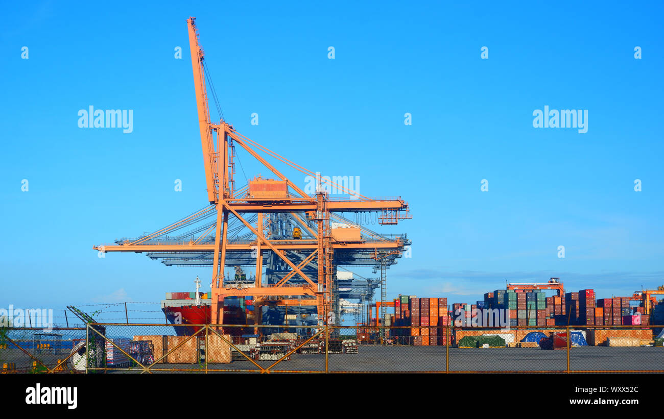 Import products hi-res stock photography and images - Alamy
