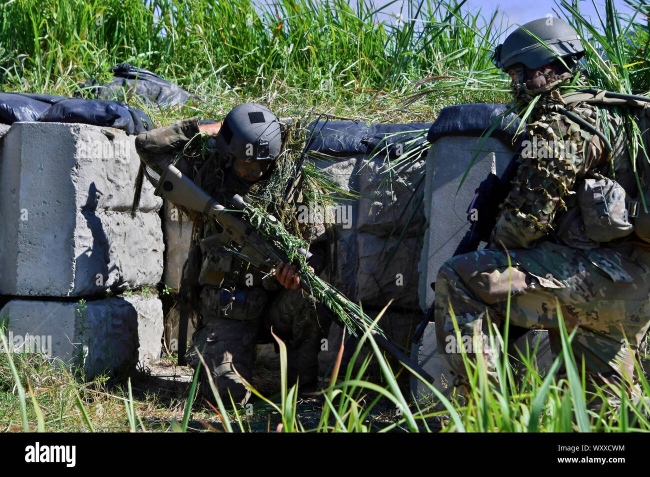 Sniper team hi-res stock photography and images - Alamy