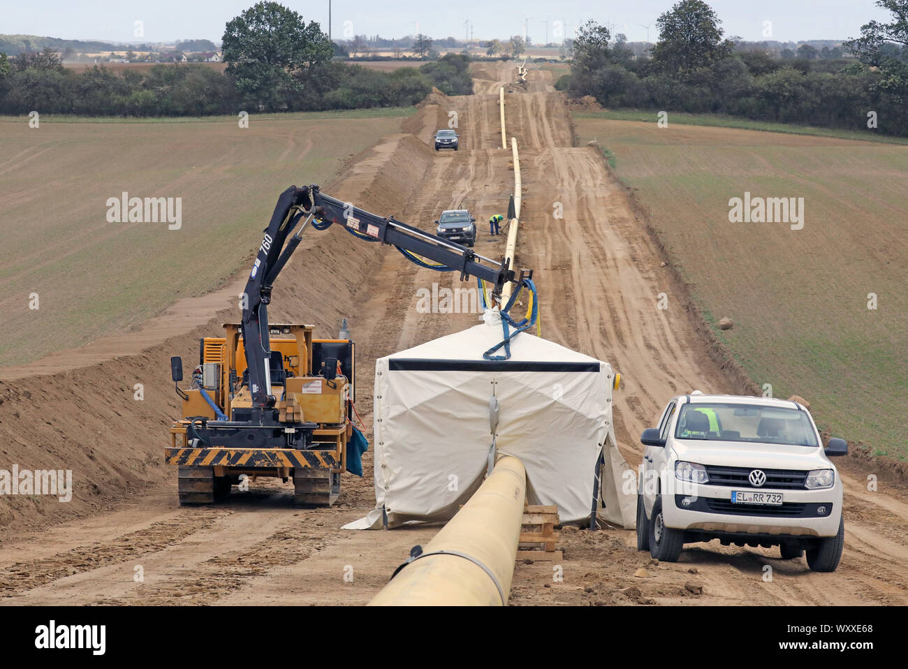 Pipeline string hi-res stock photography and images - Alamy