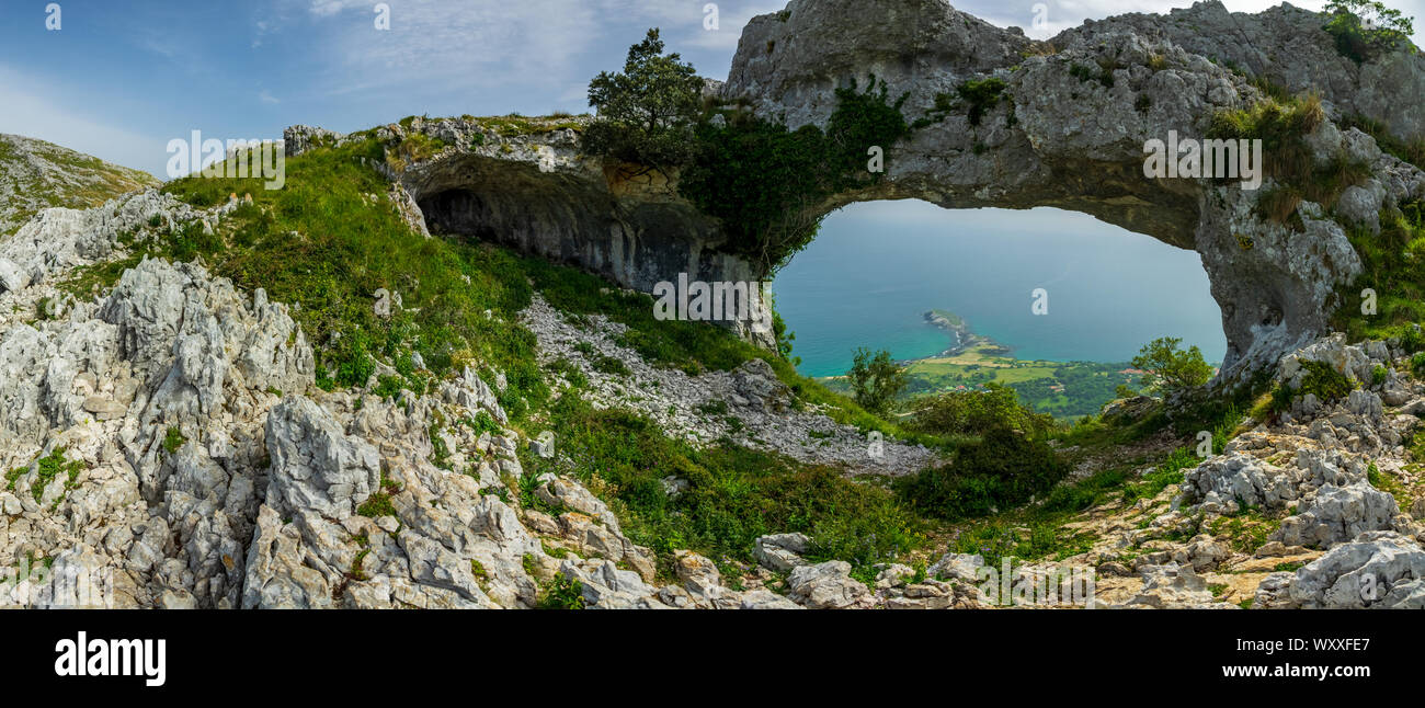 Devil eyes hi-res stock photography and images - Alamy