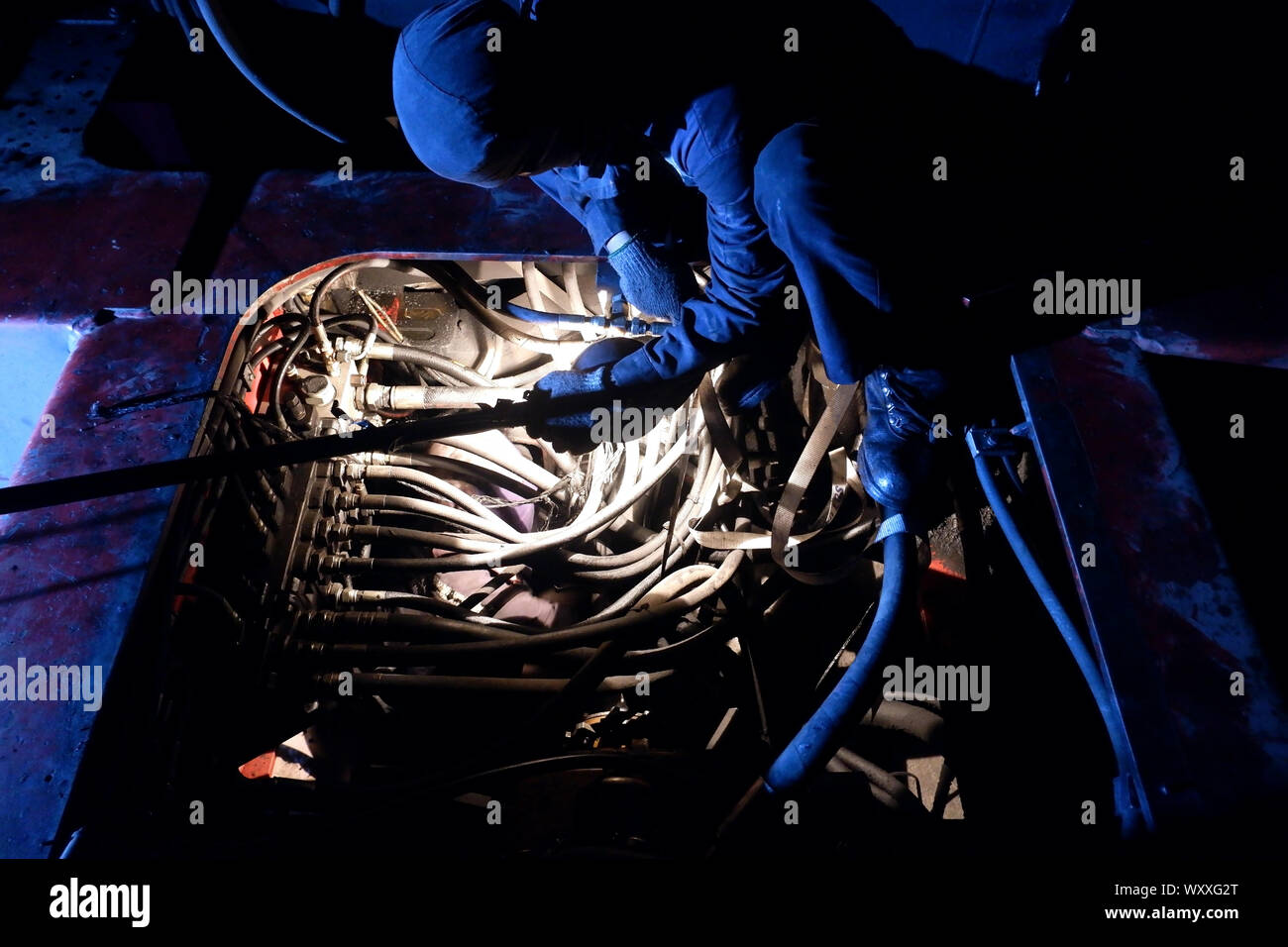 Fixing car at night hi-res stock photography and images - Alamy
