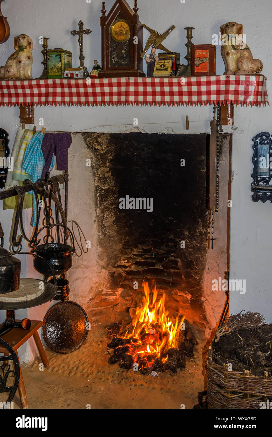 Irish Cottage Fireplace High Resolution Stock Photography and Images ...