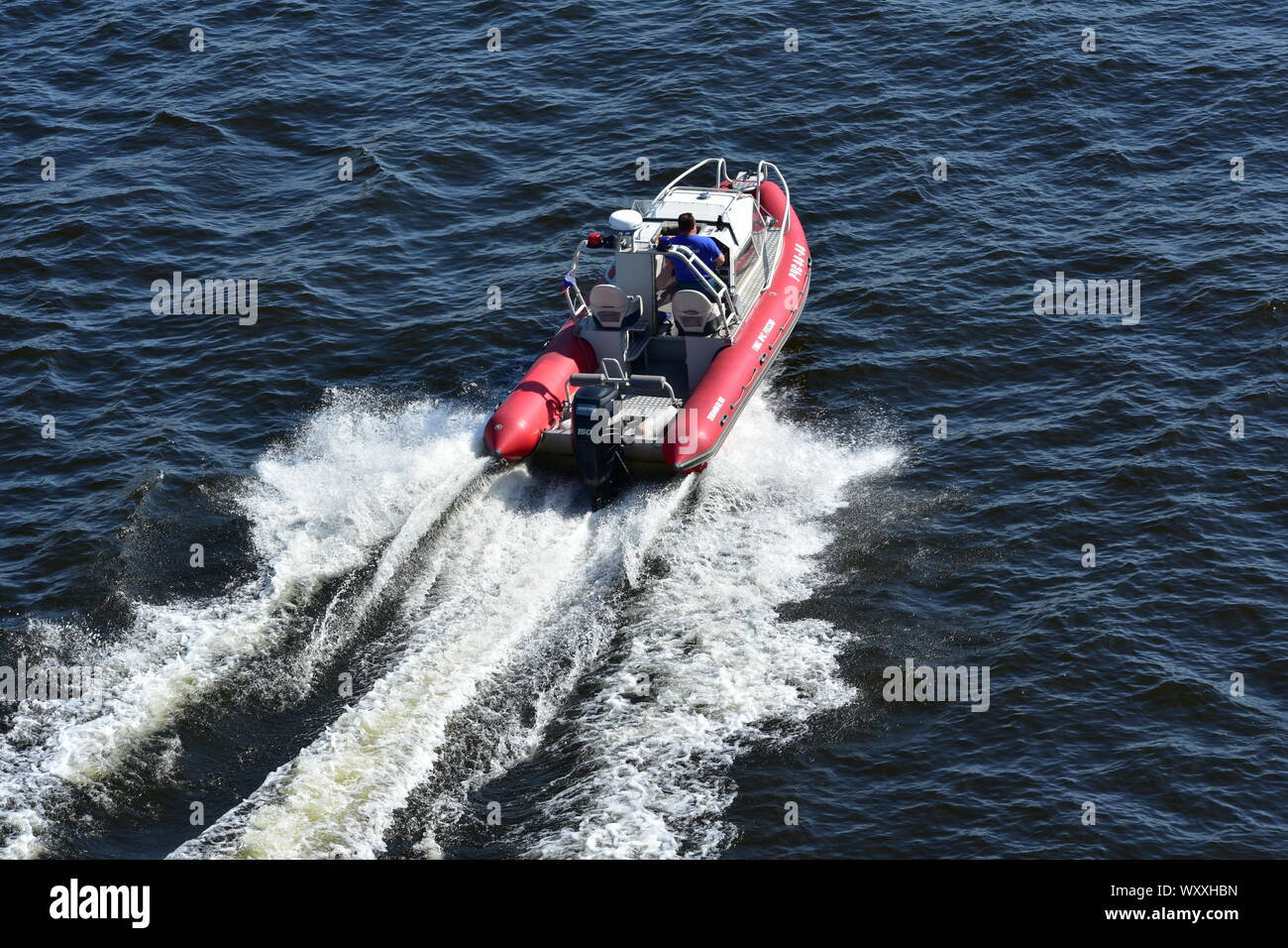 Water Boat Racing High Resolution Stock Photography and Images - Alamy