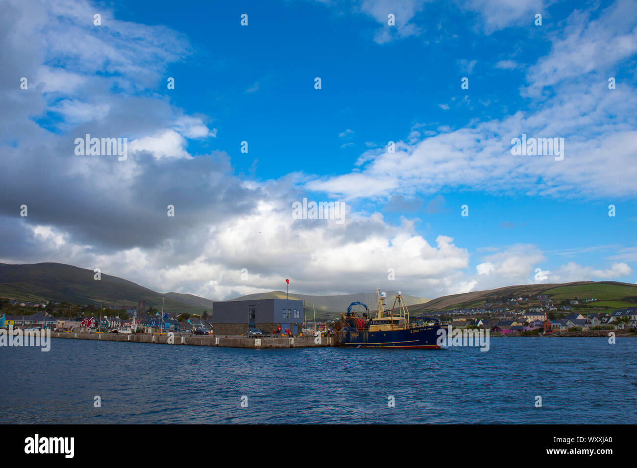 Dingle fishing village hi-res stock photography and images - Alamy