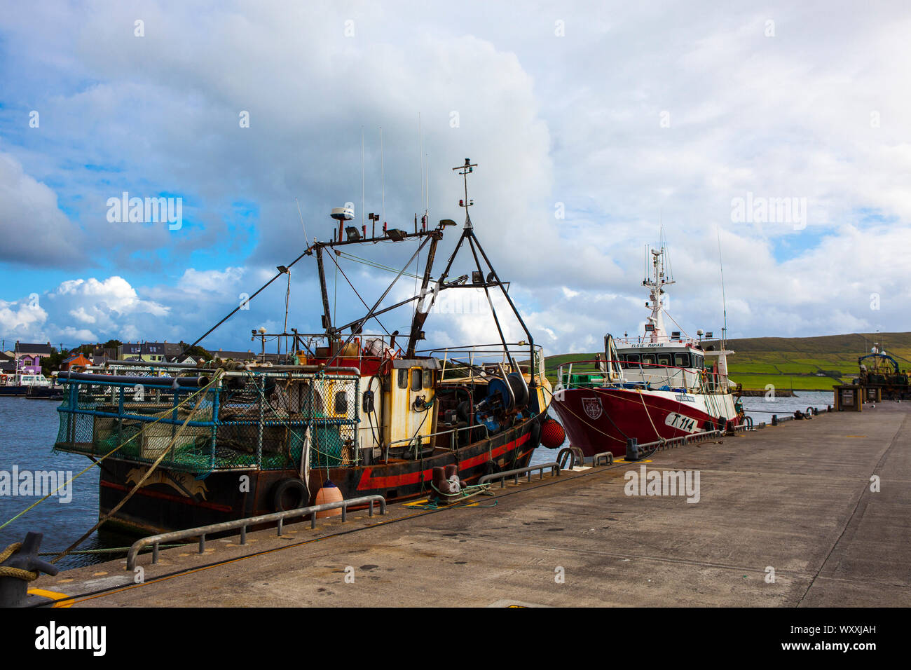 Dingle fishing village hi-res stock photography and images - Alamy