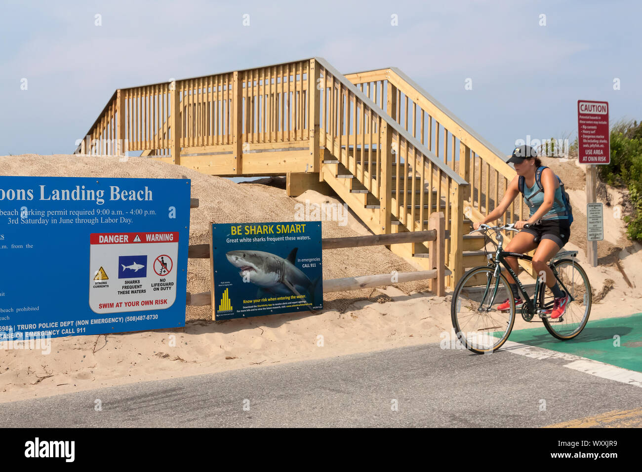 Shark warning sign usa hi-res stock photography and images - Alamy