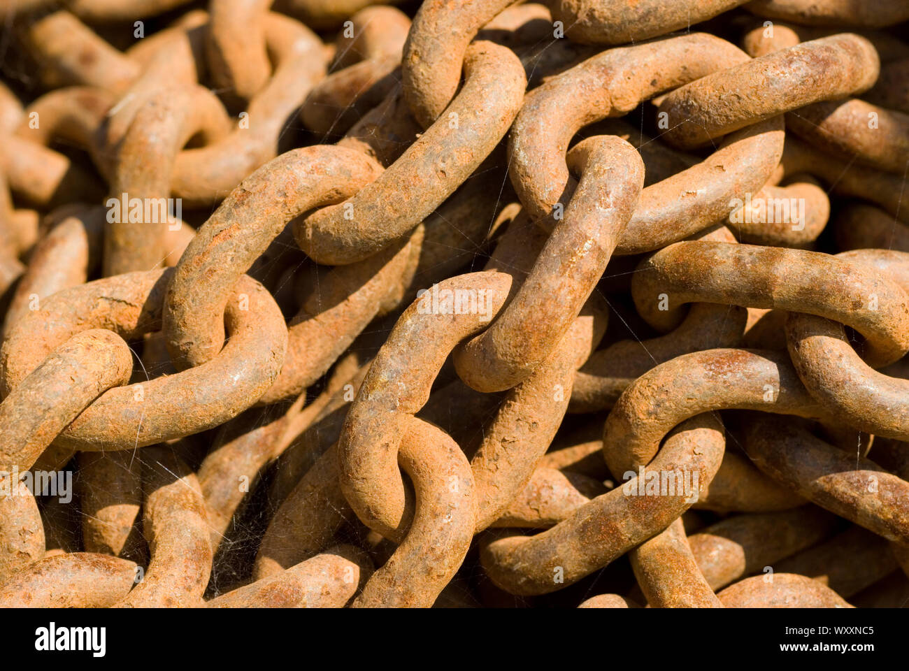 Chain connected hi-res stock photography and images - Alamy