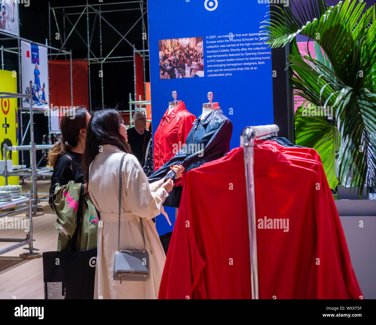 Chinese target products hi-res stock photography and images - Alamy