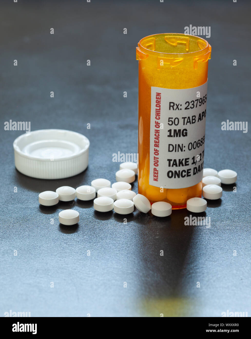 Prescription drug bottle hi-res stock photography and images - Alamy