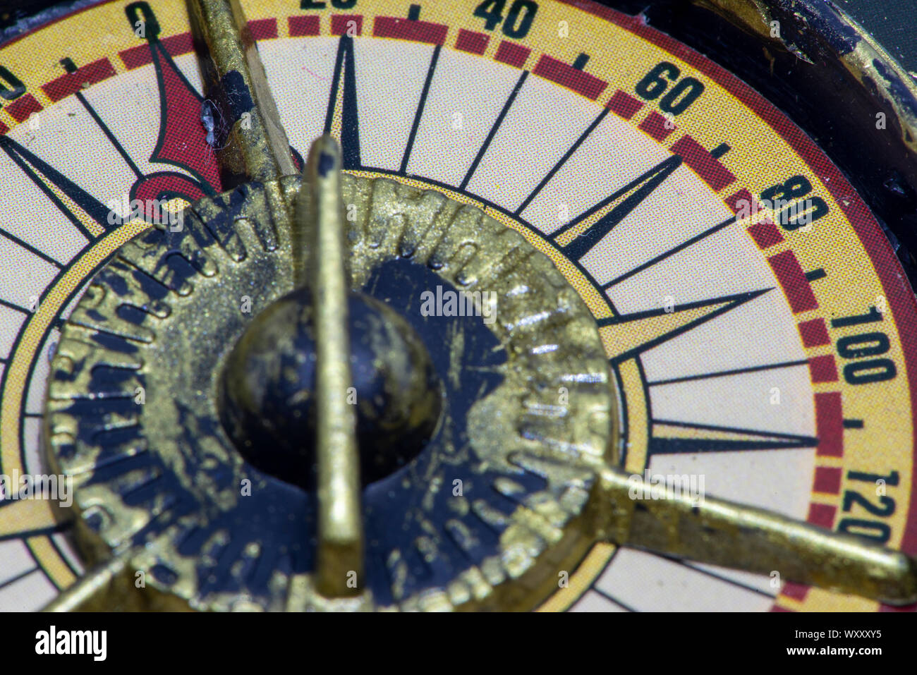 Old fashioned brass compass hi-res stock photography and images - Alamy