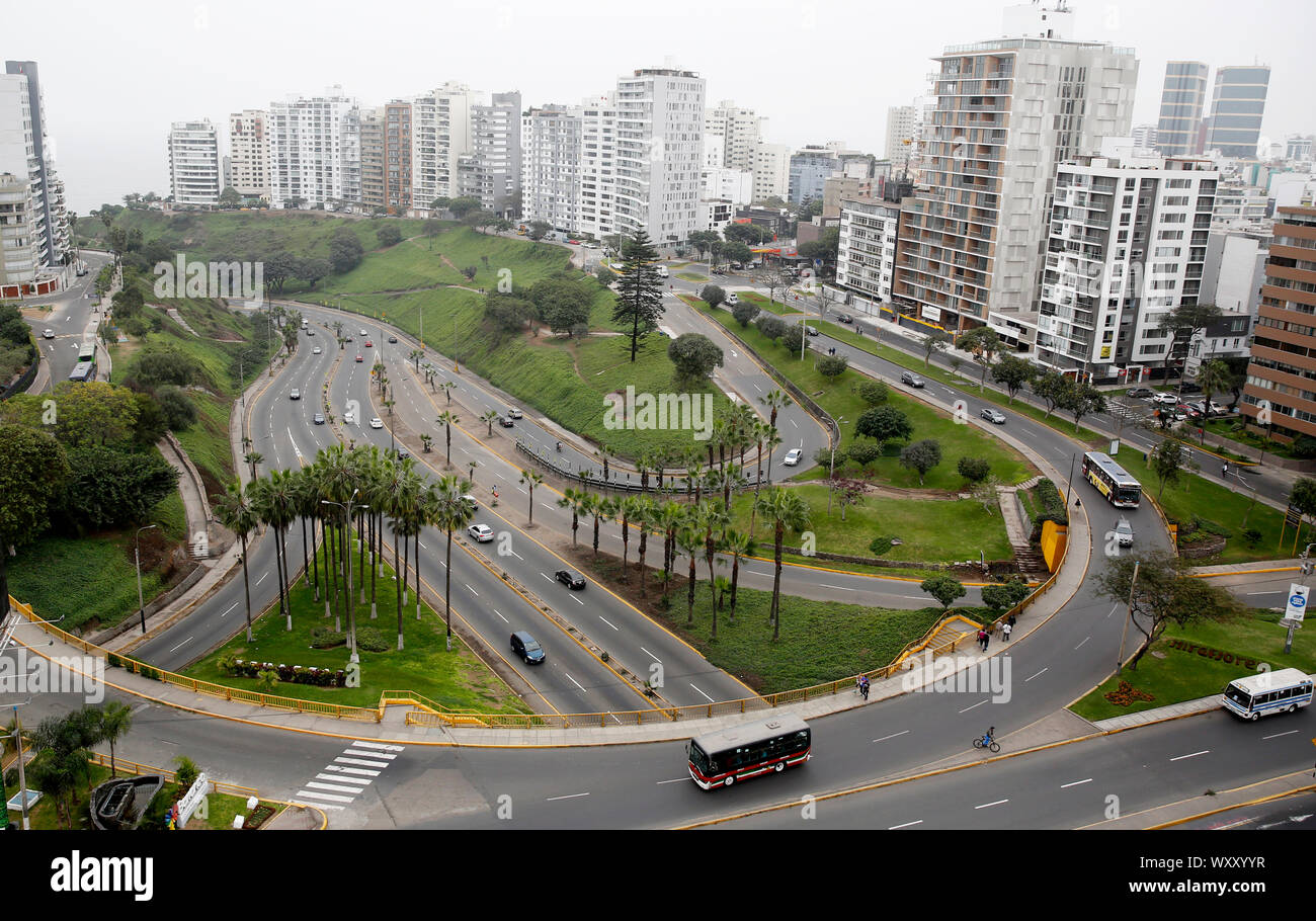 Aerial view avenida paulista avenue hi-res stock photography and images ...