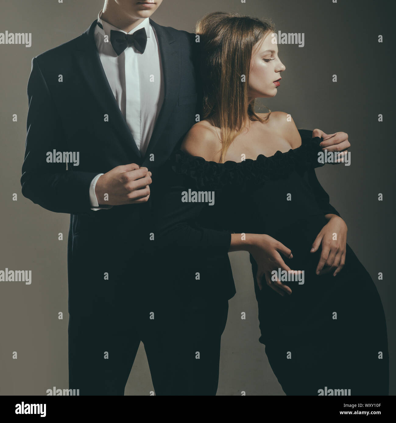 First kiss story hi-res stock photography and images - Alamy