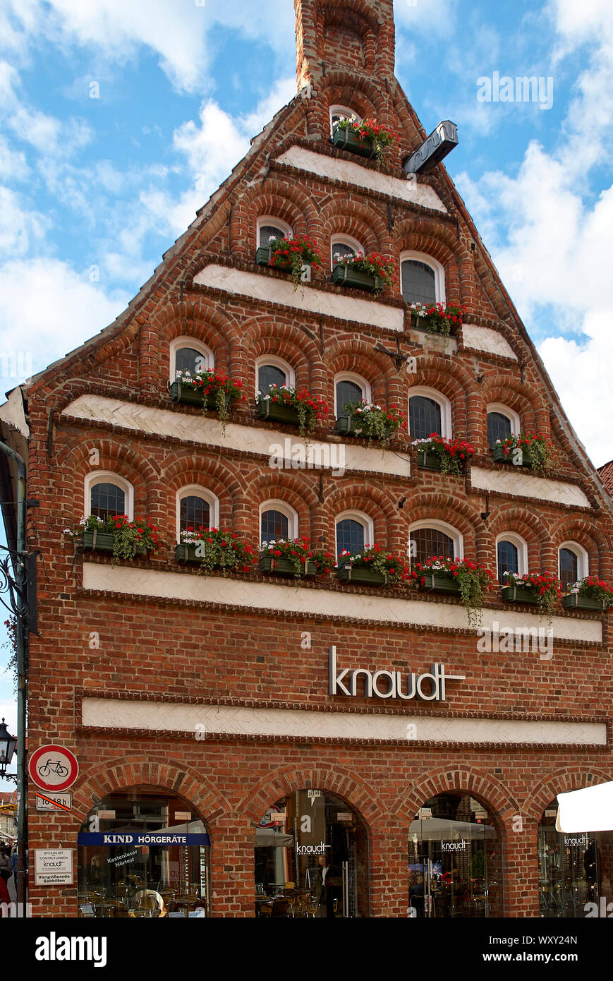 Brick gothic architecture hi-res stock photography and images - Alamy