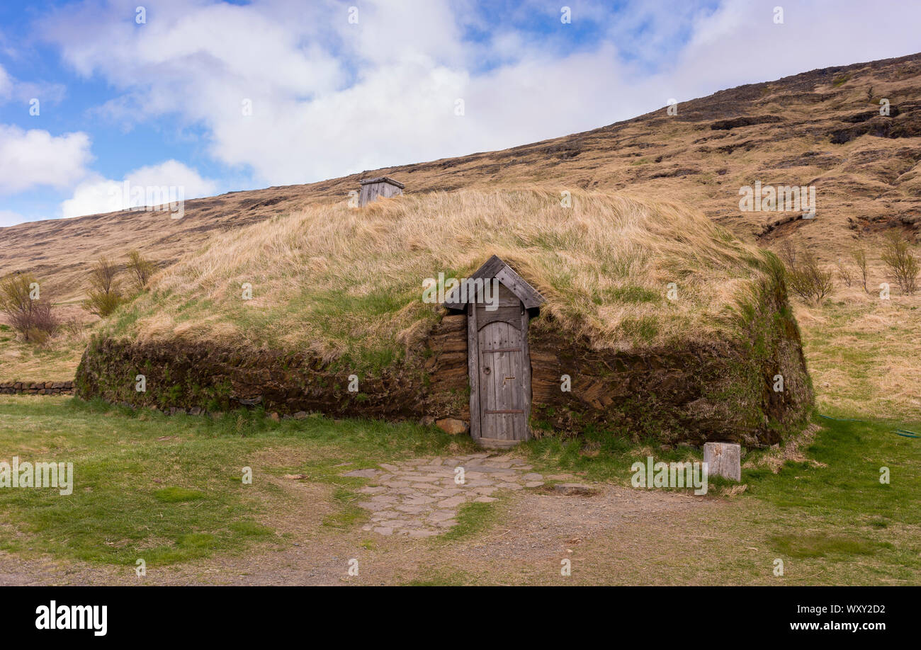 Viking longhouse hi-res stock photography and images - Alamy