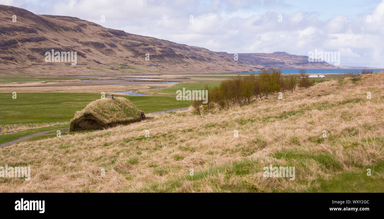 Viking longhouse hi-res stock photography and images - Alamy
