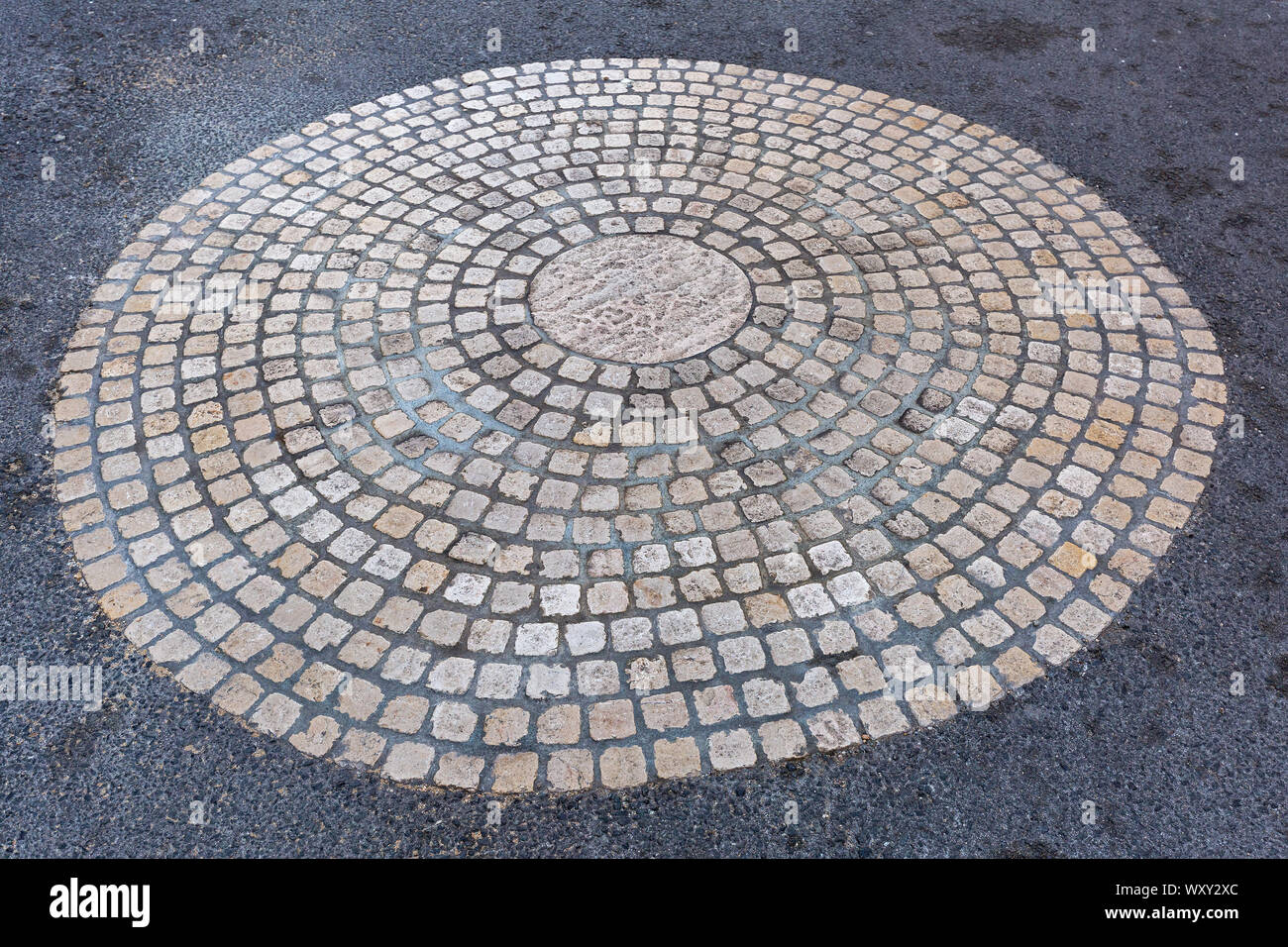 Light Beige Cobblestones Round Circle Pattern Pavement Stock Photo - Alamy