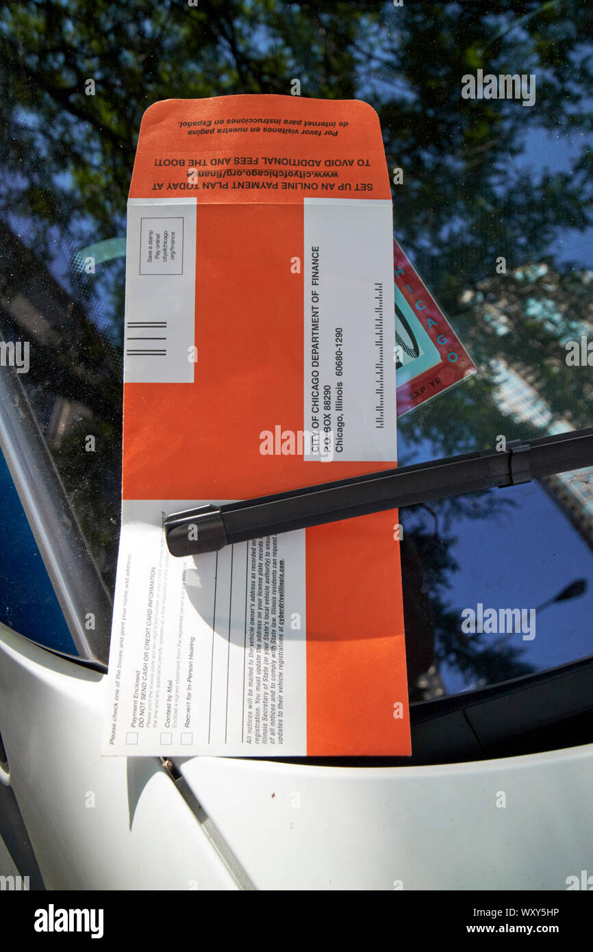 Tickets under windscreen wiper hi-res stock photography and images - Alamy