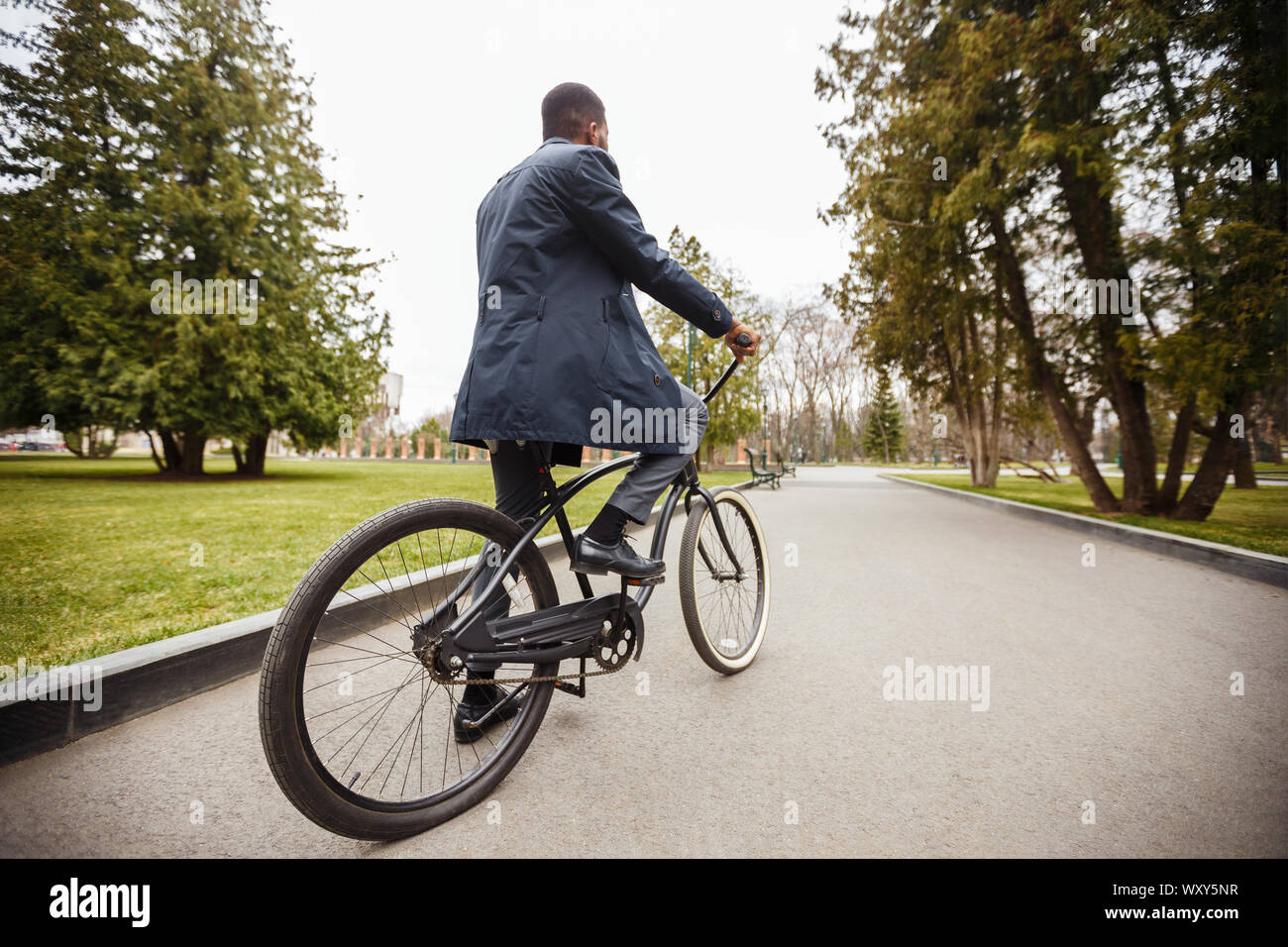 Through bicycle wheels hi-res stock photography and images - Alamy