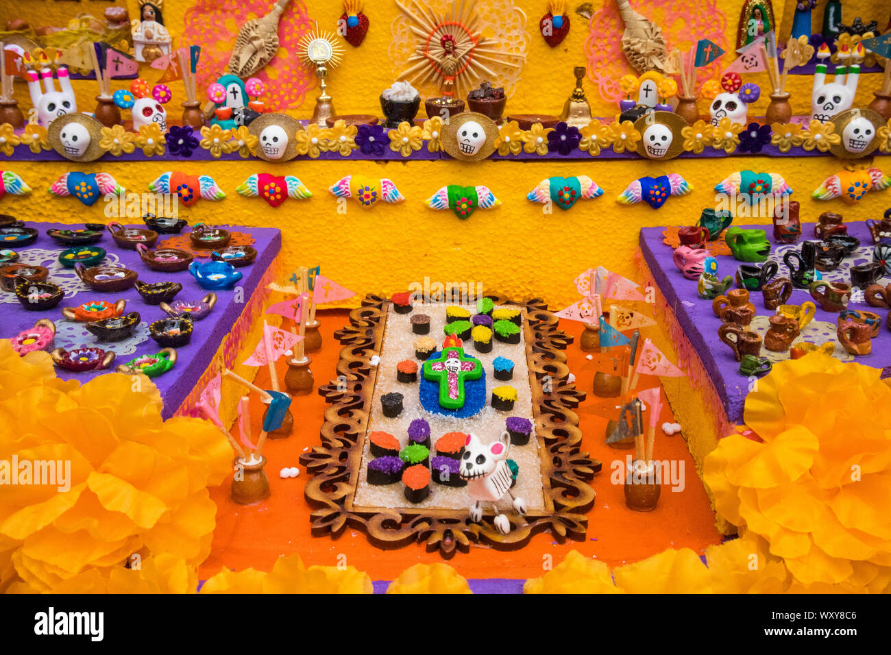 Altar de muertos hi-res stock photography and images - Alamy