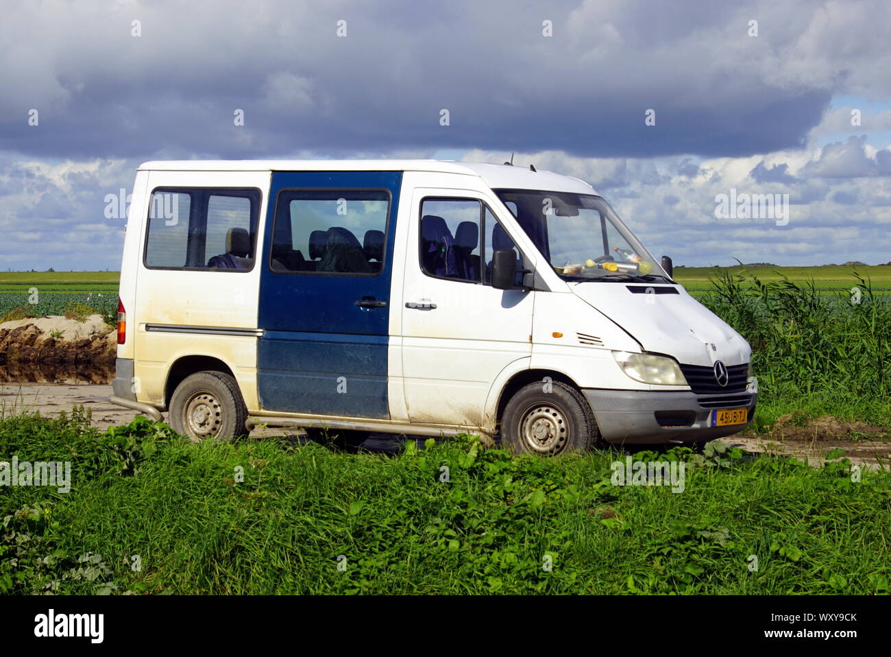 Mercedes sprinter vehicle hi-res stock photography and images - Alamy