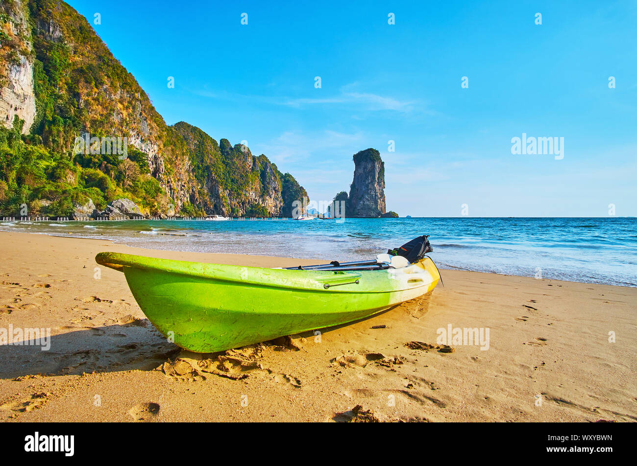 Sand monkey hi-res stock photography and images - Alamy