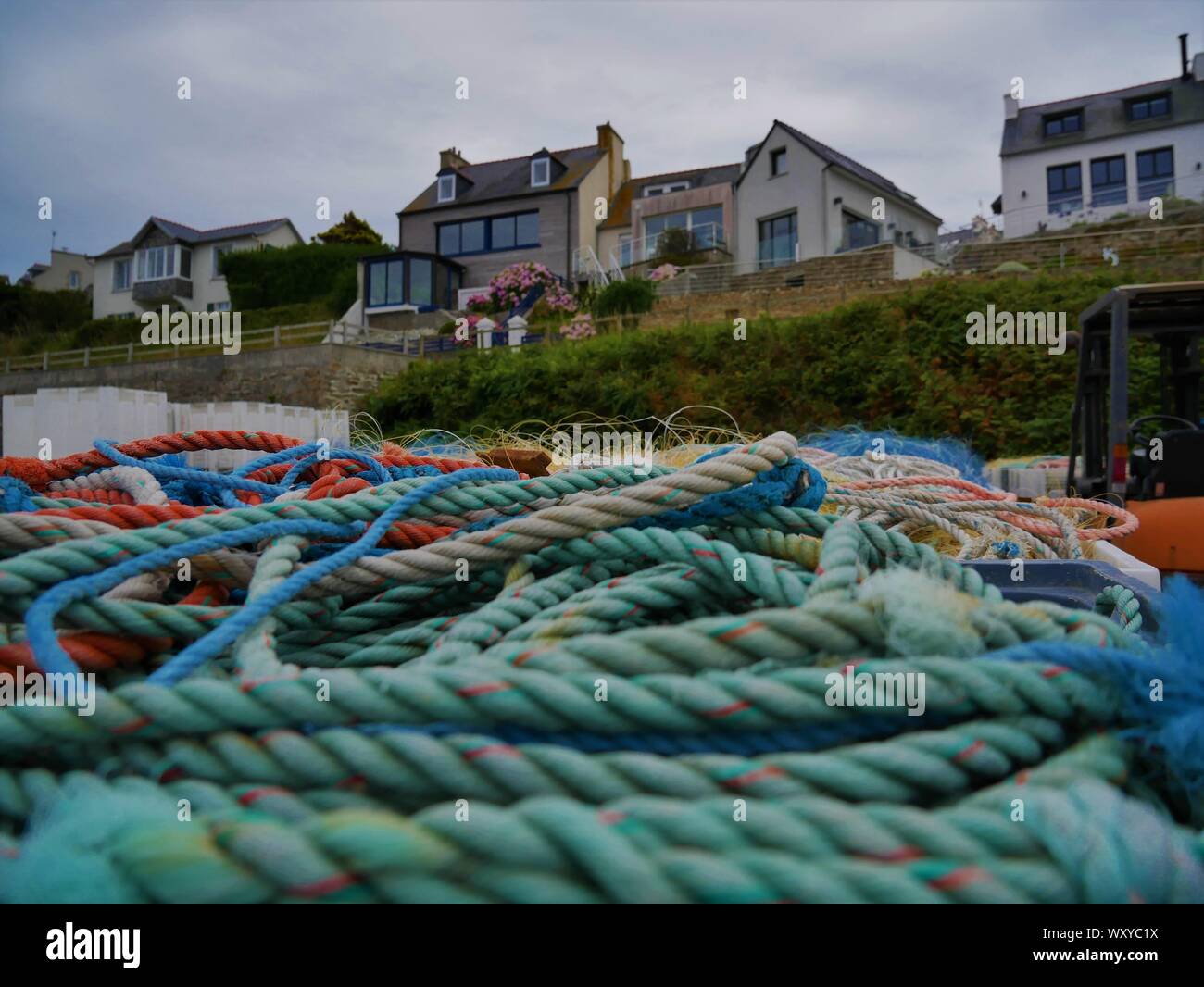 bac de cordage pour la peche au filet au port du conquet ,corde ...