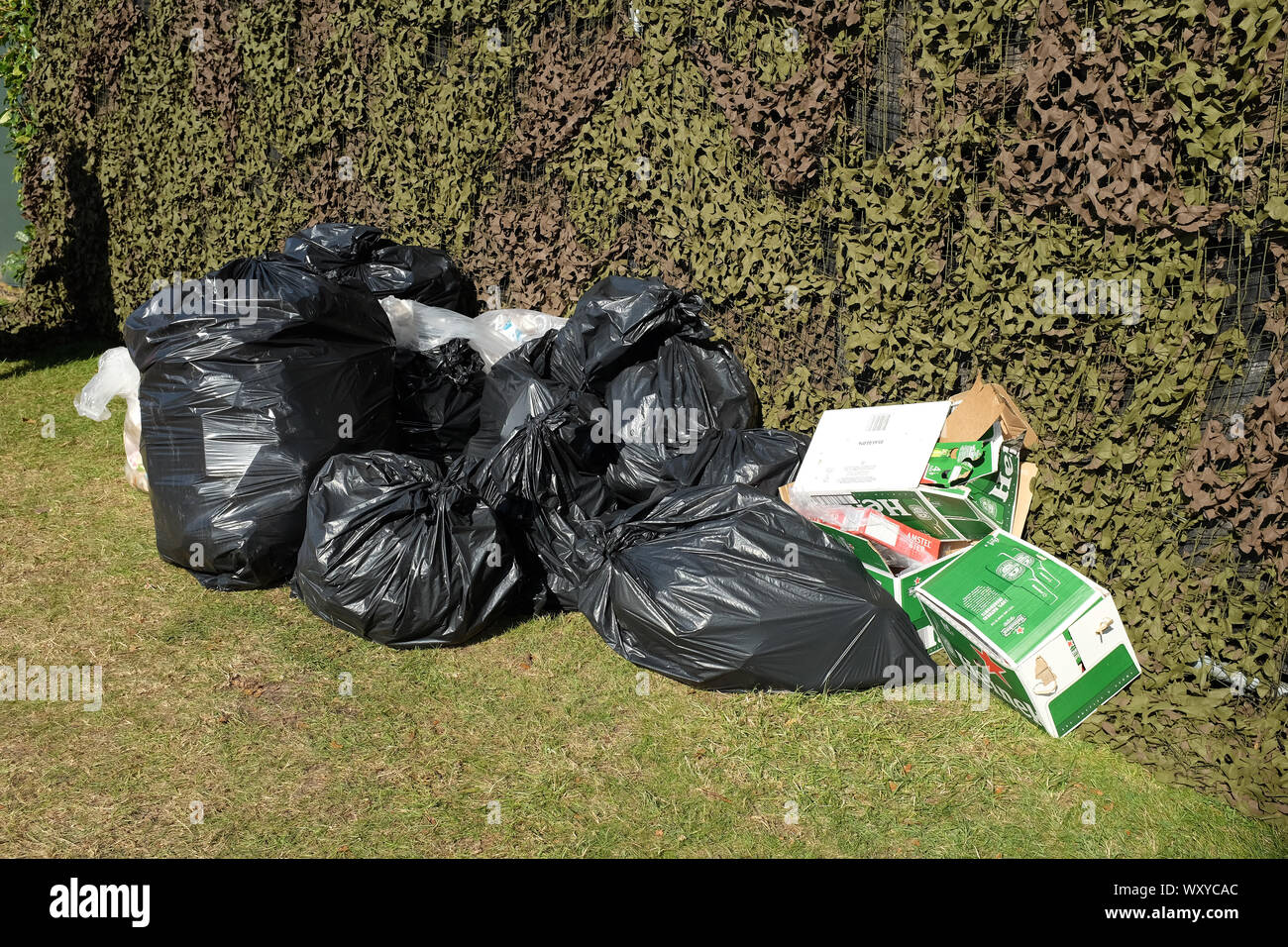 Rubbish bin racing hi-res stock photography and images - Alamy
