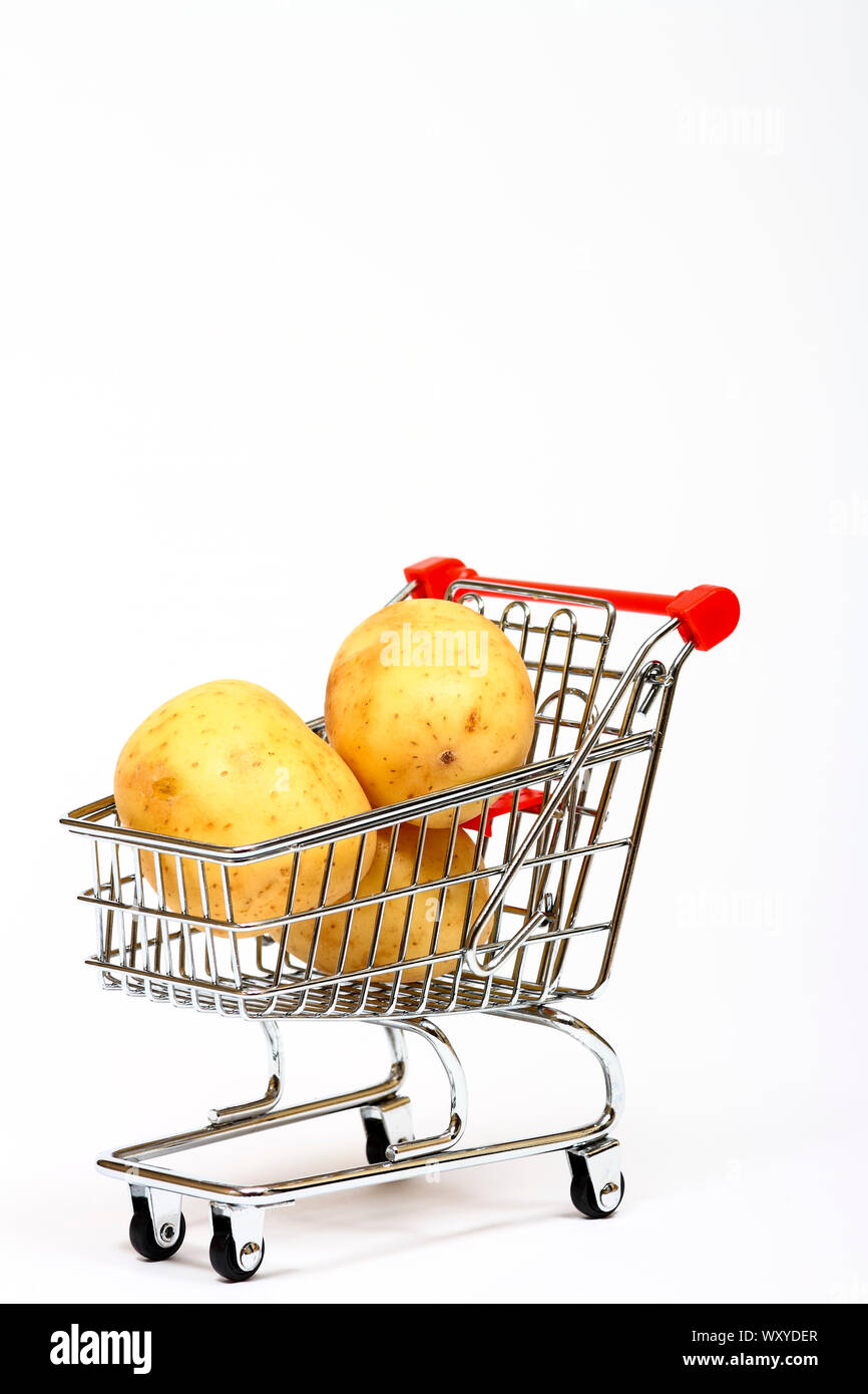 Filled food shopping trolley hi-res stock photography and images - Alamy